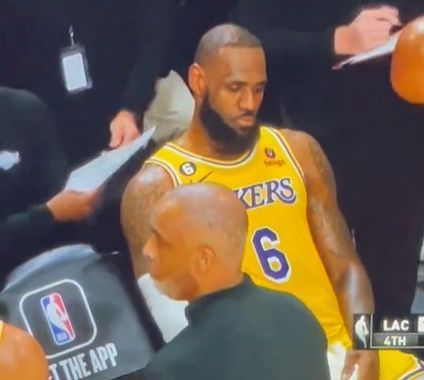 Fans troll LeBron James as video of him sitting hopelessly during LA ...