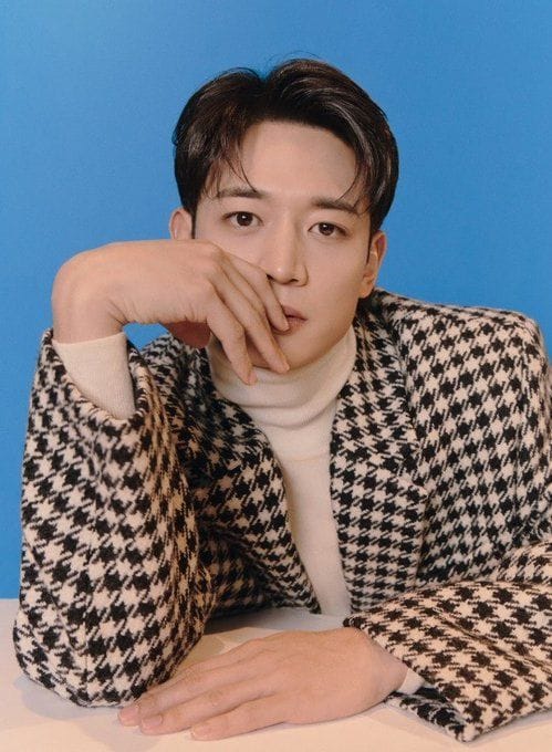 SHINee’s Minho and Ha Jung-woo featuring show Ticketing With Two Feet ...