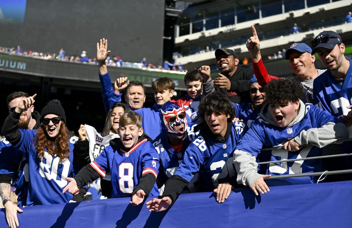 NFL fans disgusted by Kayvon Thibodeaux doing snow angels while Nick ...