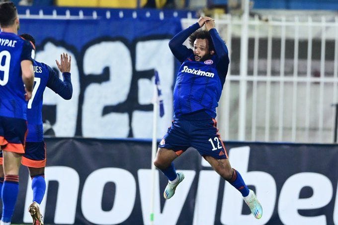 Real Madrid Legend Marcelo Copies Cristiano Ronaldo S Iconic