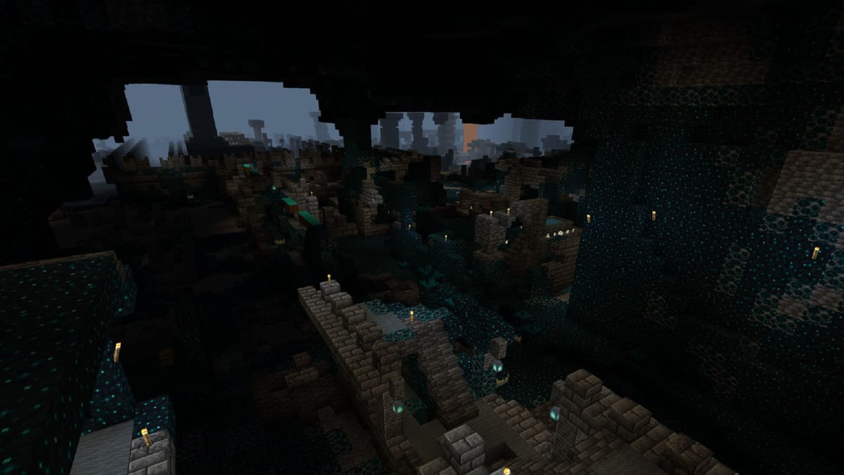 5 best Minecraft PE seeds for deep dark caves