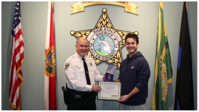 WATCH: Viral video shows Florida bartender David Ghiloni tackling armed ...