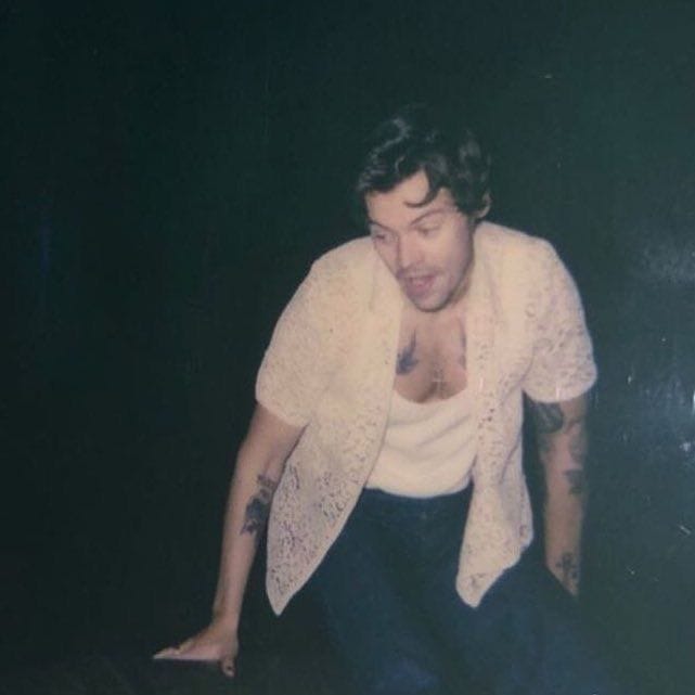 "We love a supportive bestie and ex": Video of Taylor Swift clapping ...