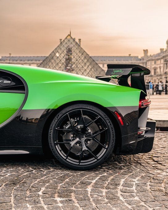 How much does Andrew Tate's Buggati Chiron cost? Andrew Tate's crazy ...