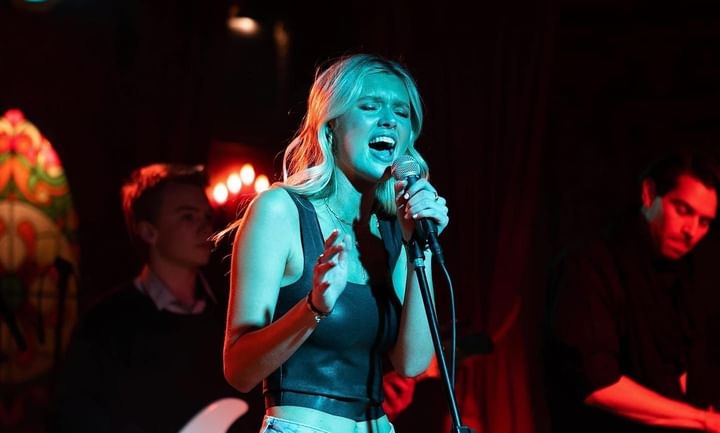 Why did Kenedi Anderson leave American Idol?