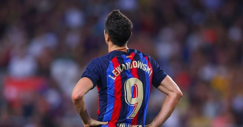 Robert Lewandowski was 'very angry' with Barcelona teammate and voiced ...
