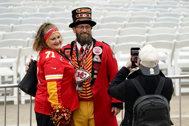 “Why is it OK for Chiefs fans to play Indian?” – Acoma Pueblo activist ...