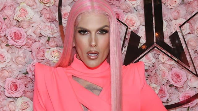 "Sis you identified as alien at one point": Jeffree Star they/them ...