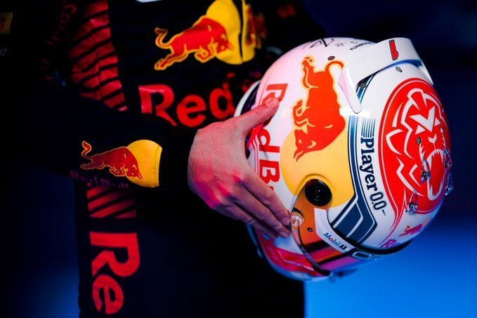 Dutch Lion Max Verstappen heaps praise on 7x F1 champion Lewis Hamilton ...
