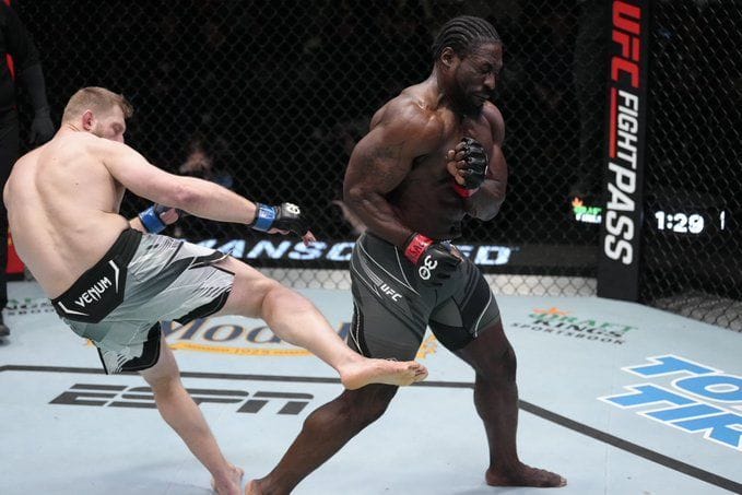 william prachnio: UFC Vegas 69: LHW fighter pulls off incredible ...