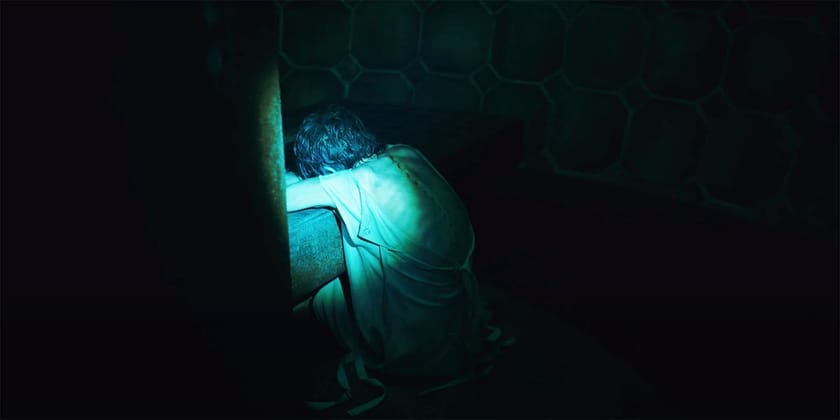 Who plays Kara in the new Flash movie?