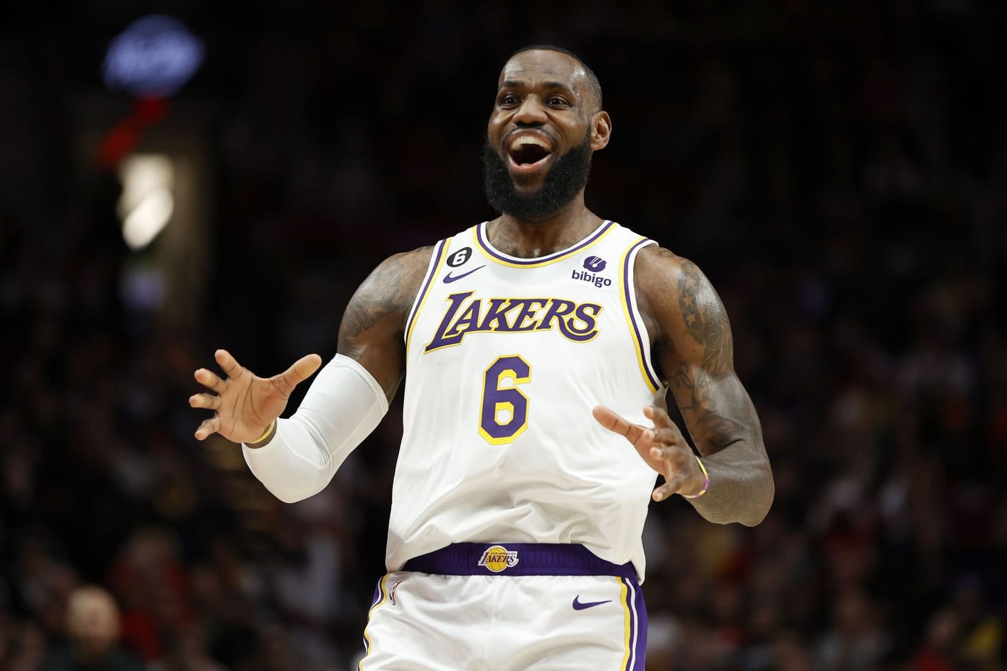 Which four NBA legends did LeBron James name as his inspiration during ...