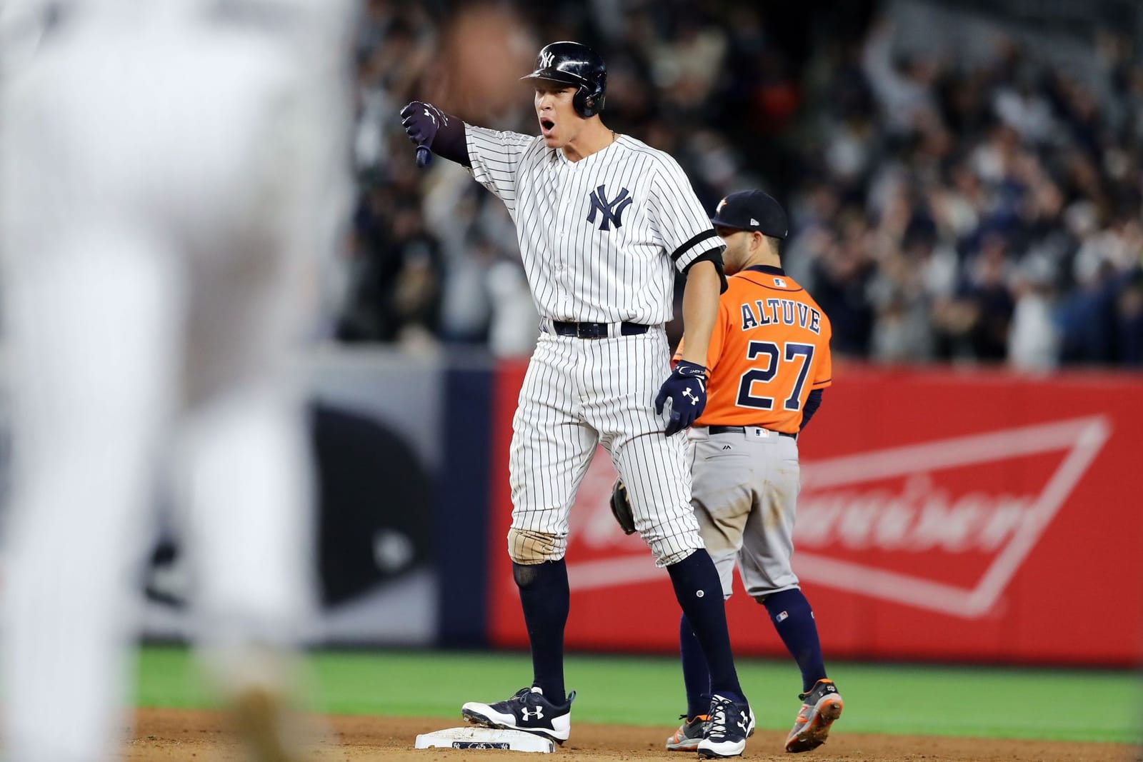 Jose Altuve vs Aaron Judge Height: How the 13-inch height difference ...