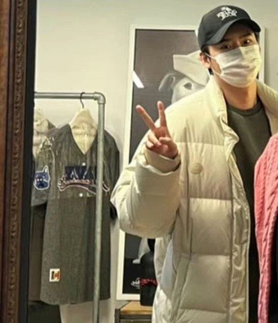 “Lee Jong-suk at the IU concert too”: Fans react as the actor is ...