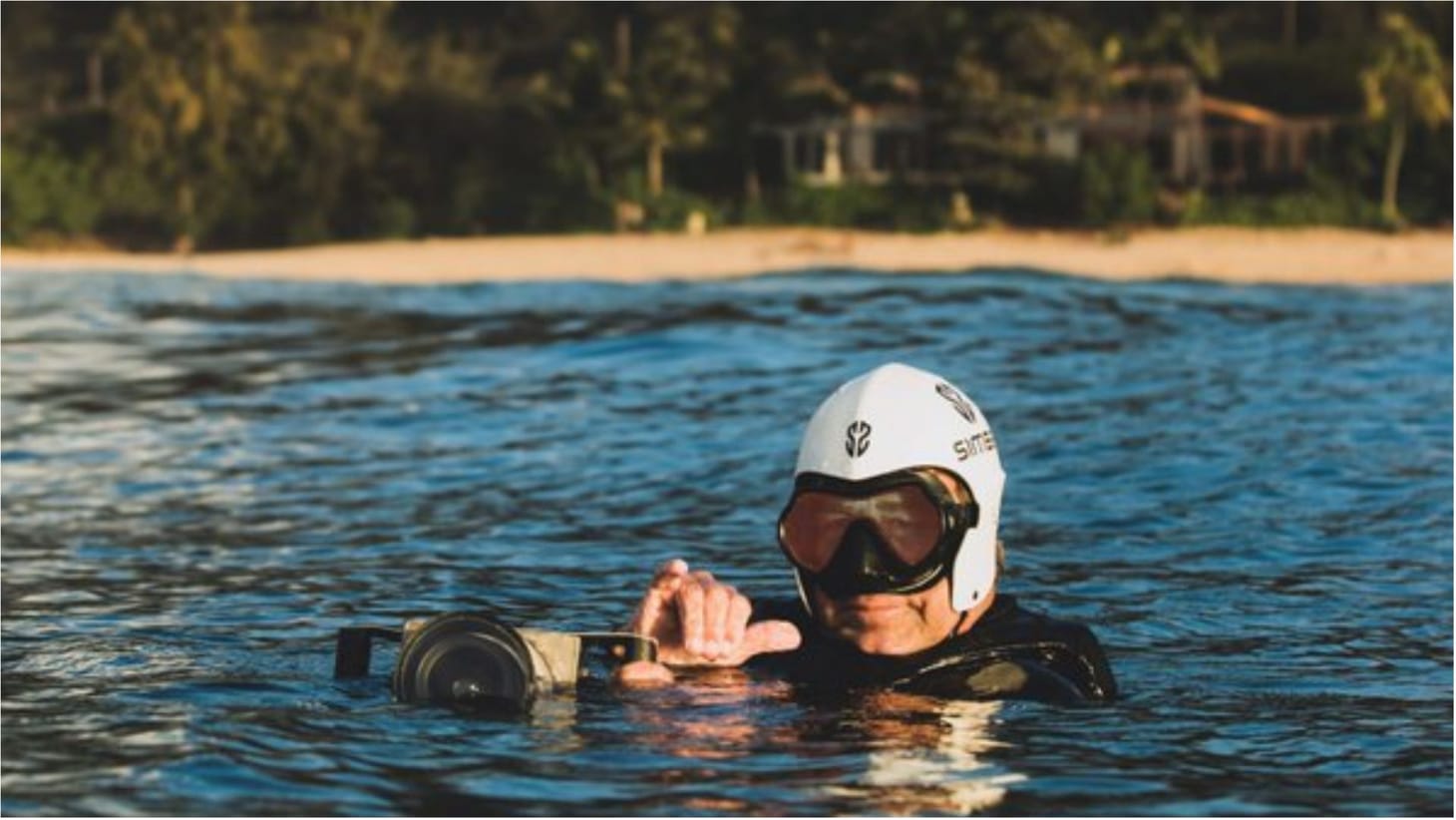 How old was Larry Haynes? Netizens pay tribute as surf photographer ...