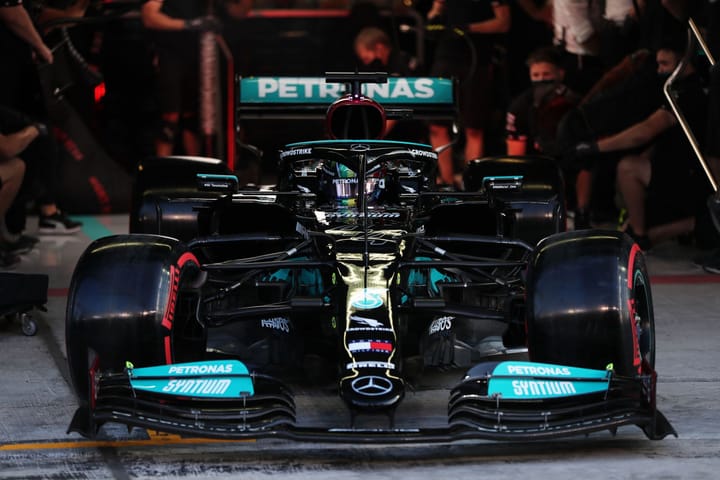 Mercedes W14 LEAKED! Silver Arrows bring back BLACK LIVERY as F1 car ...