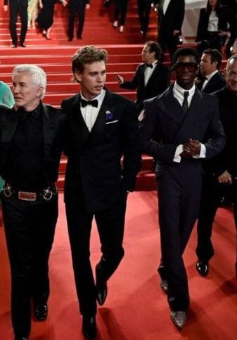 Did Austin Butler sing in Elvis?