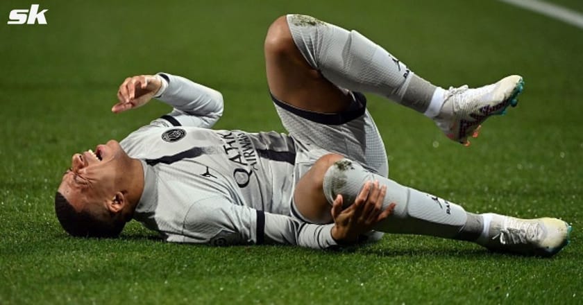 "Blow to the knee" - Galtier provides injury update on PSG superstar ...