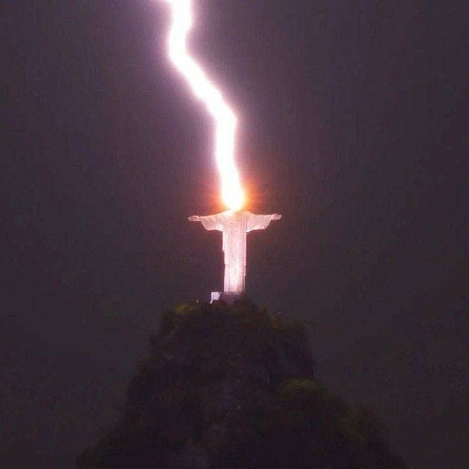 “A clear message from God”: Video of Christ the Redeemer getting struck ...