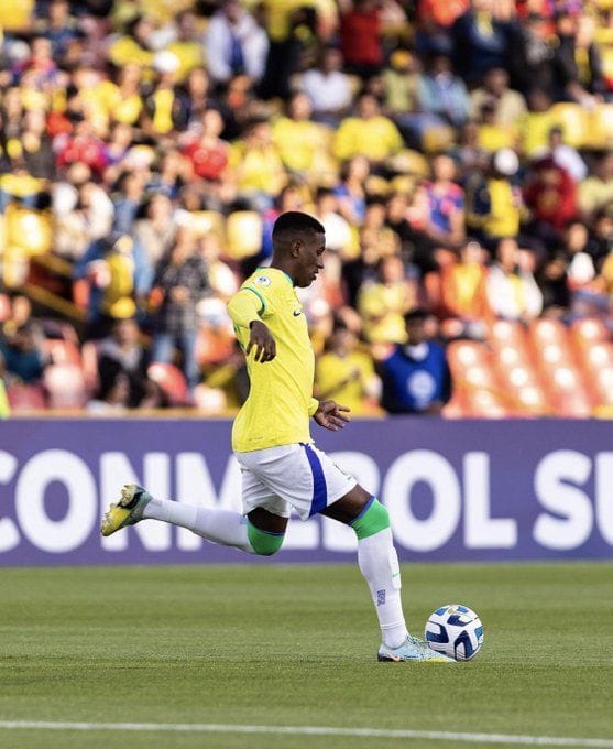 Real Madrid preparing €40 million offer to sign Brazilian defender ...