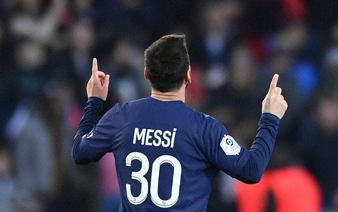 “Greatest player to kick a ball”, “Leave it to him and pray” - Fans ...