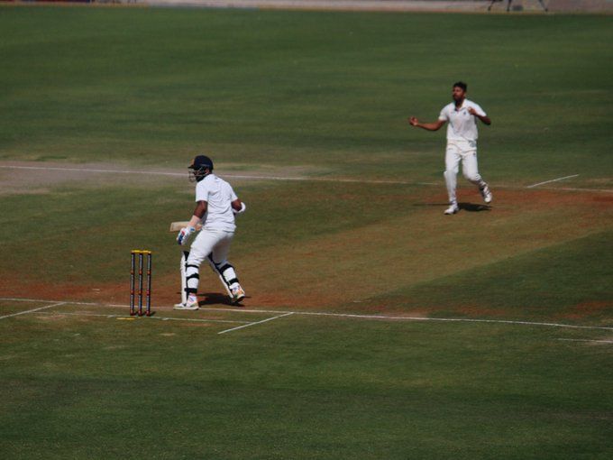 "Bravery to another level" - Shocked fans salute Hanuma Vihari for ...