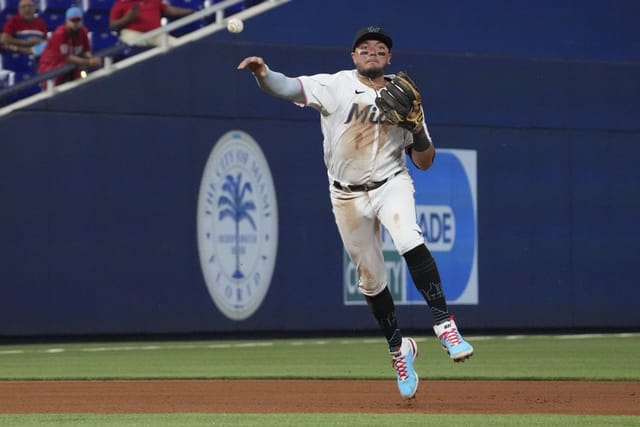 MLB fans react to Miguel Rojas extending with Los Angeles Dodgers ...