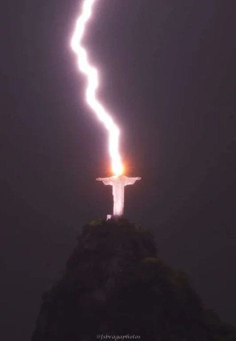 “A clear message from God”: Video of Christ the Redeemer getting struck ...