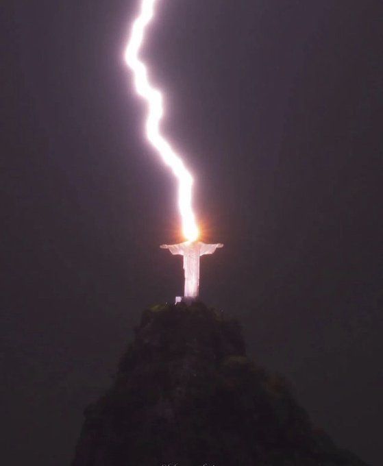 “A clear message from God”: Video of Christ the Redeemer getting struck ...