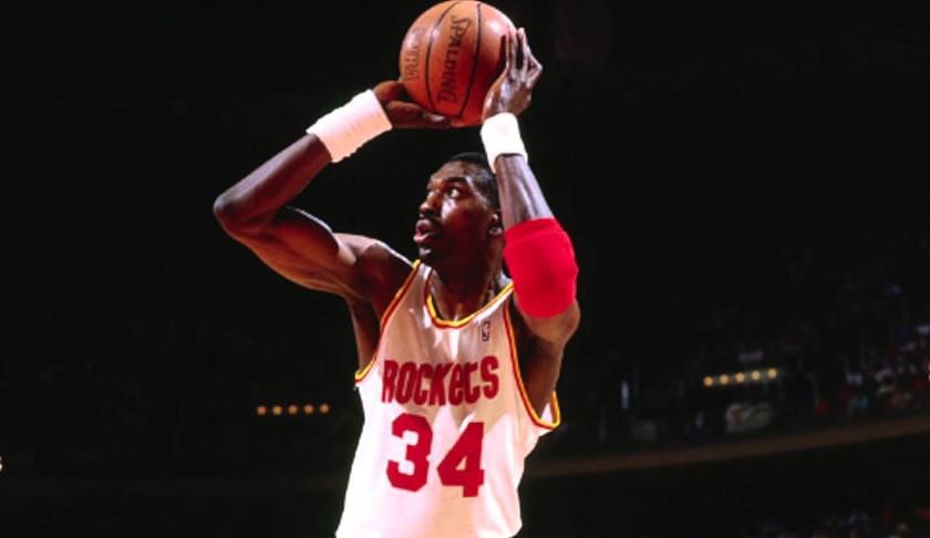 Hakeem Olajuwon Career: Olajuwon: From Nigeria to basketball superstardom