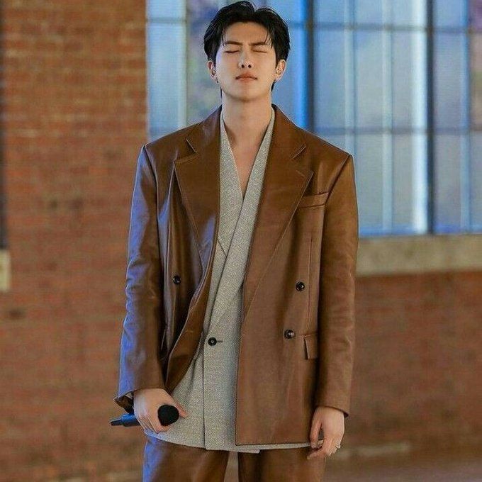 “RM X BOTTEGA VENETA”: Fans anticipate that Kim Namjoon will attend Bottega Veneta’s show at ...