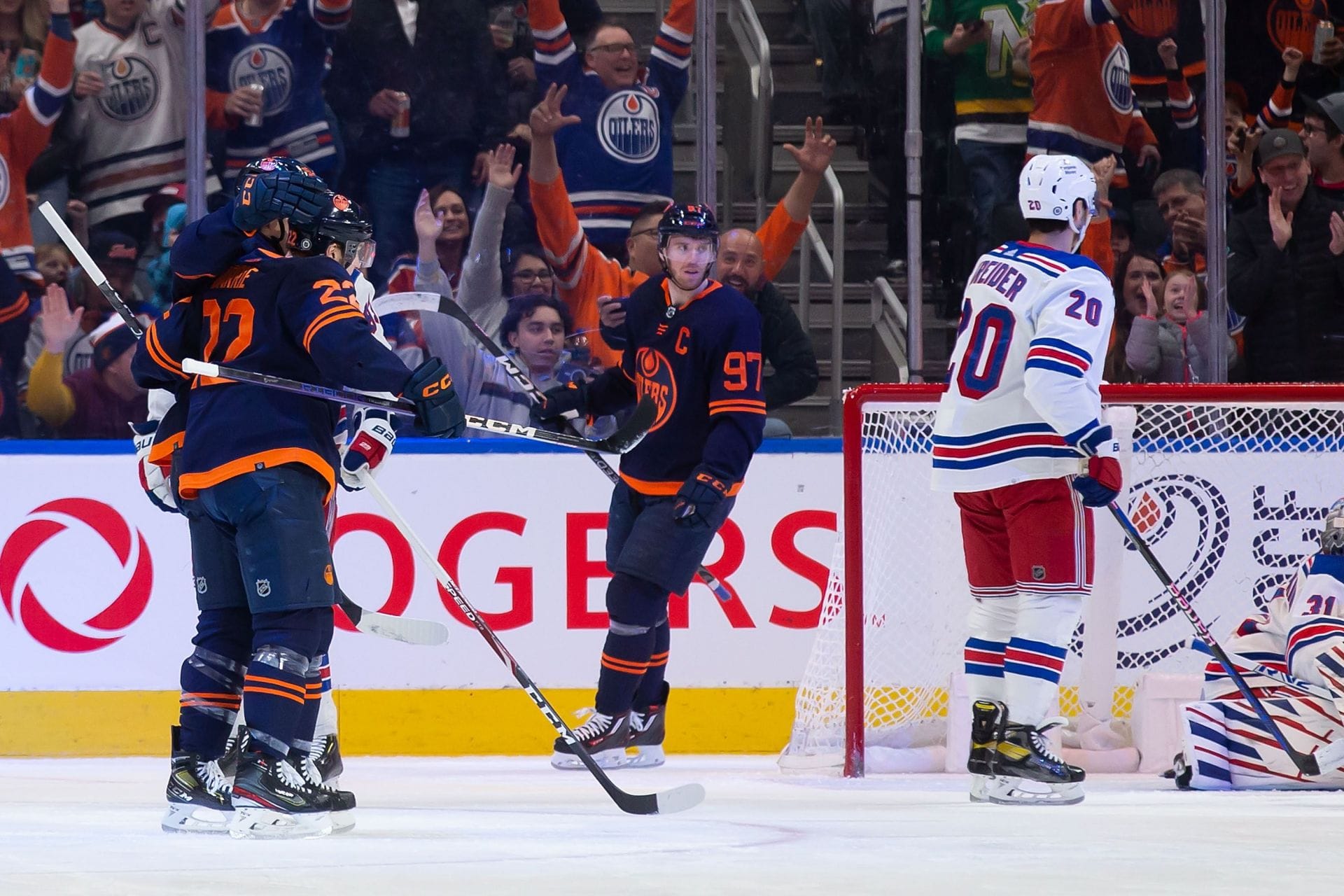 WATCH: Connor McDavid reaches 100-point milestone for the season