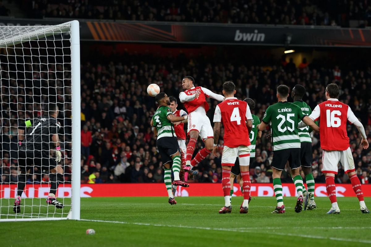 Twitter explodes as Arsenal get knocked out of UEL following penalty ...