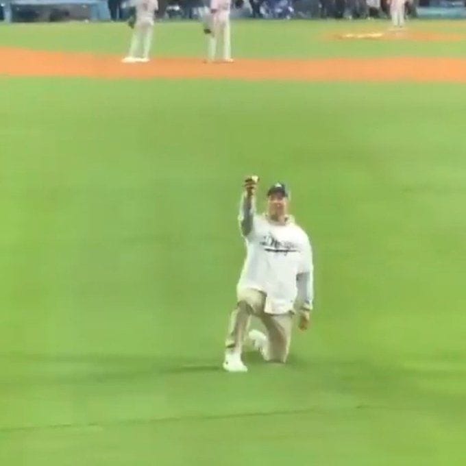 MLB fans roast Dodgers fan after failed marriage proposal goes viral ...