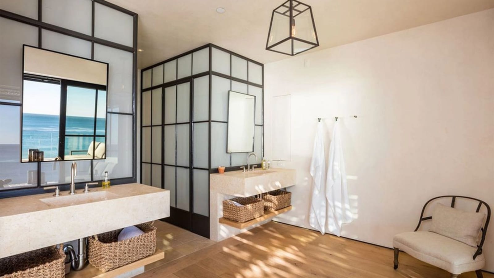 In Pictures: Aaron Rodgers' $28M Malibu home spans 4,636 square feet ...