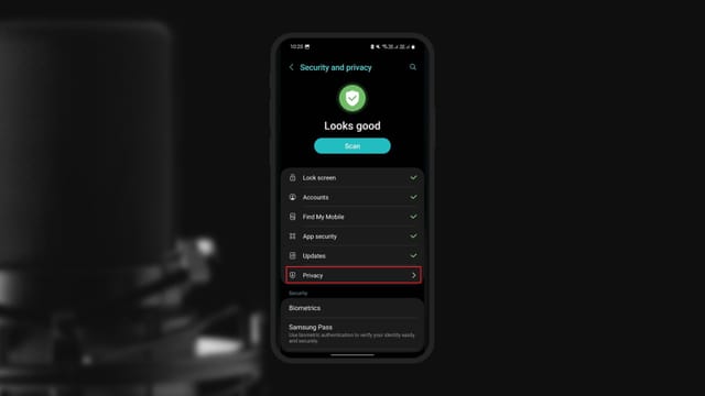 How to turn off microphone on Android devices