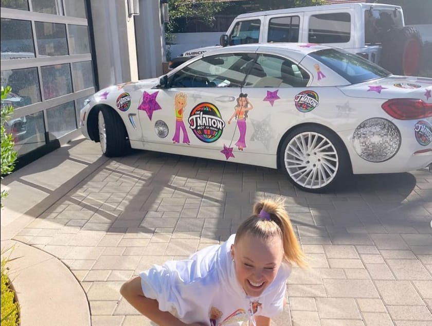 What cars does JoJo Siwa own?