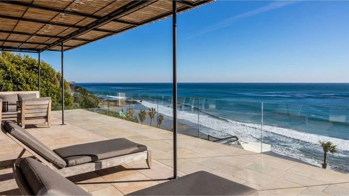 In Pictures: Aaron Rodgers' $28M Malibu home spans 4,636 square feet ...