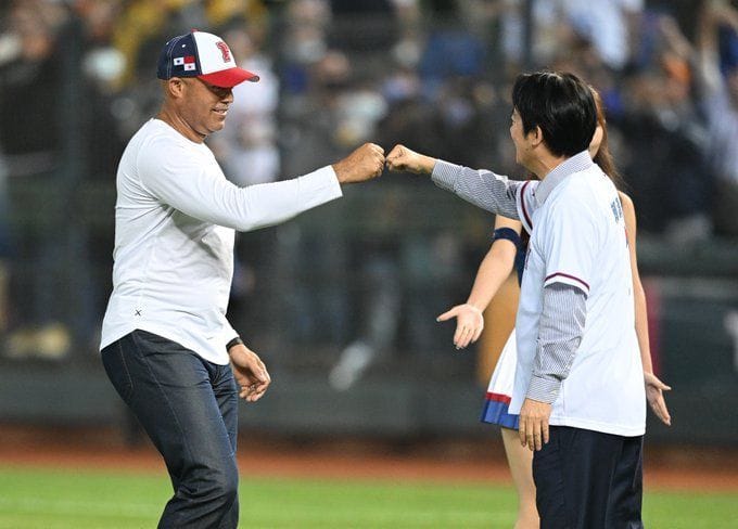 MLB Twitter celebrates Mariano Rivera throwing out ceremonial first ...