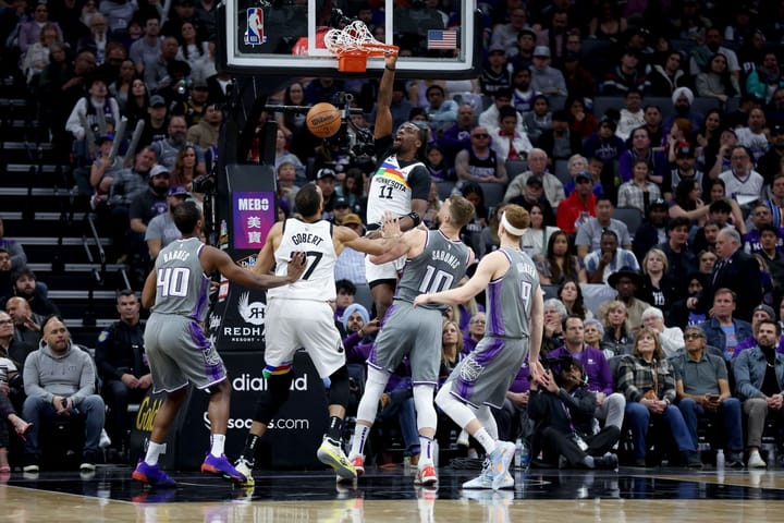 Watch: Naz Reid throws down stunning dunk over Alex Len