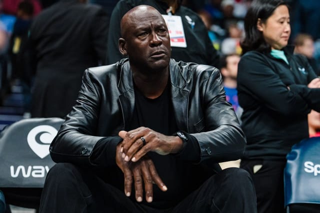 "New Michael Jordan memes just dropped!" - Viral footage of a "broken ...