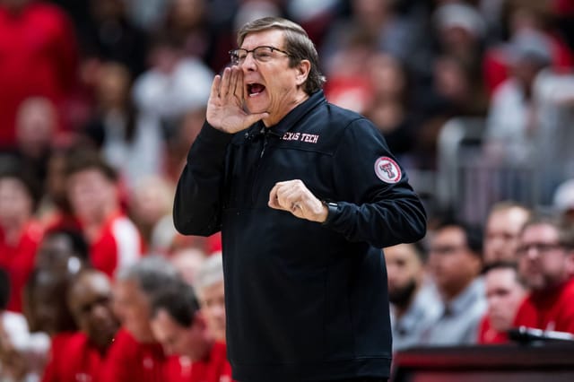 Who is Mark Adams' wife, Jennifer Adams? Exploring their relationship ...