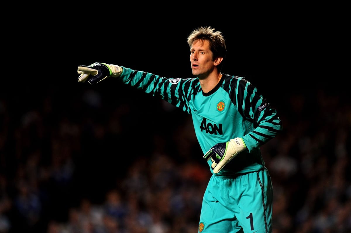 Petr Cech: Edwin van der Sar or Peter Cech - Who was the better goalkeeper?