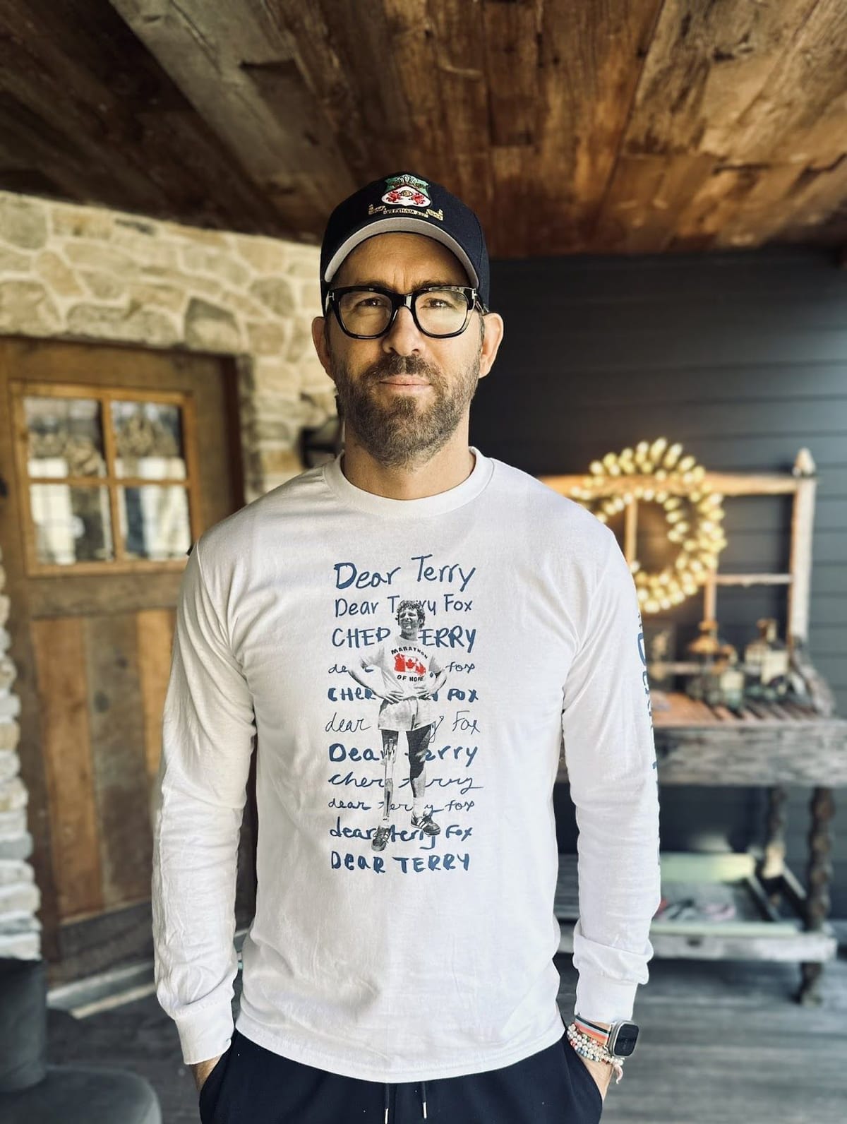 Where does Ryan Reynolds live?