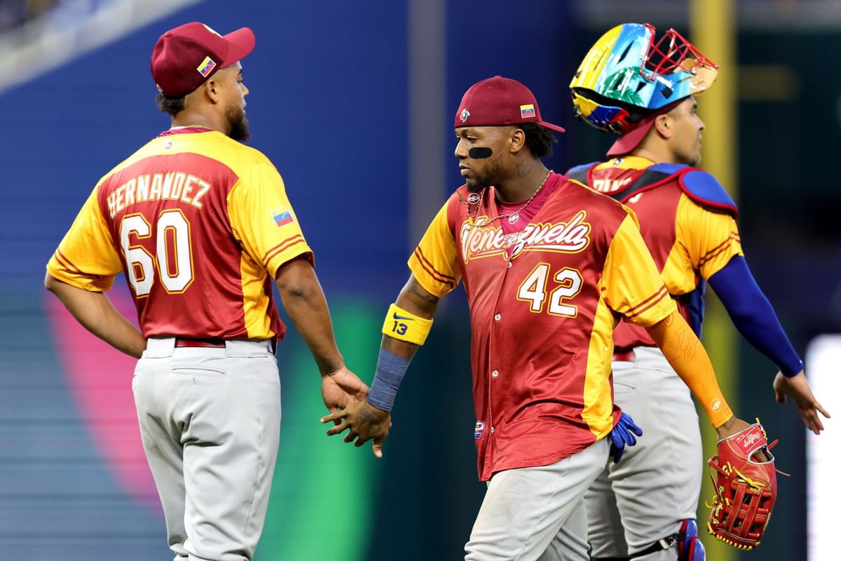 World Baseball Classic fans react to Team Venezuela defeating Team ...