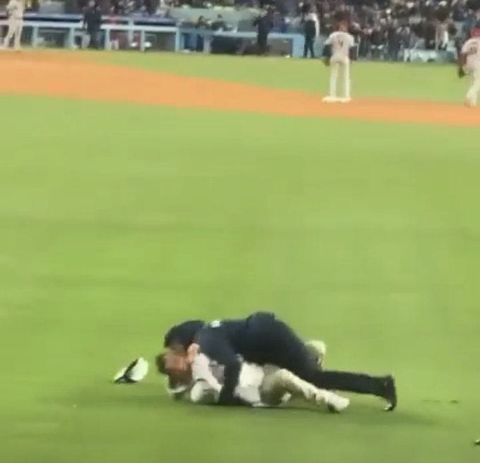 MLB fans roast Dodgers fan after failed marriage proposal goes viral ...