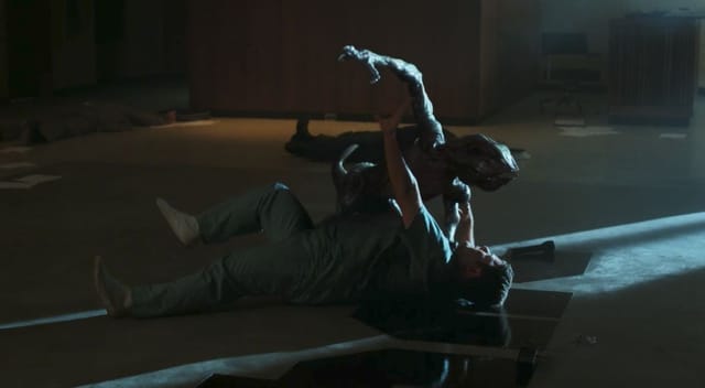 In which episode does Bob die in Stranger Things?