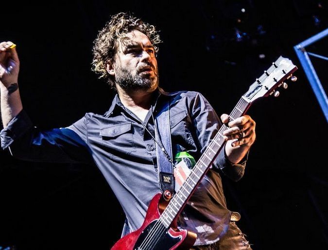 How much is Johnny Galecki's net worth as of 2023?