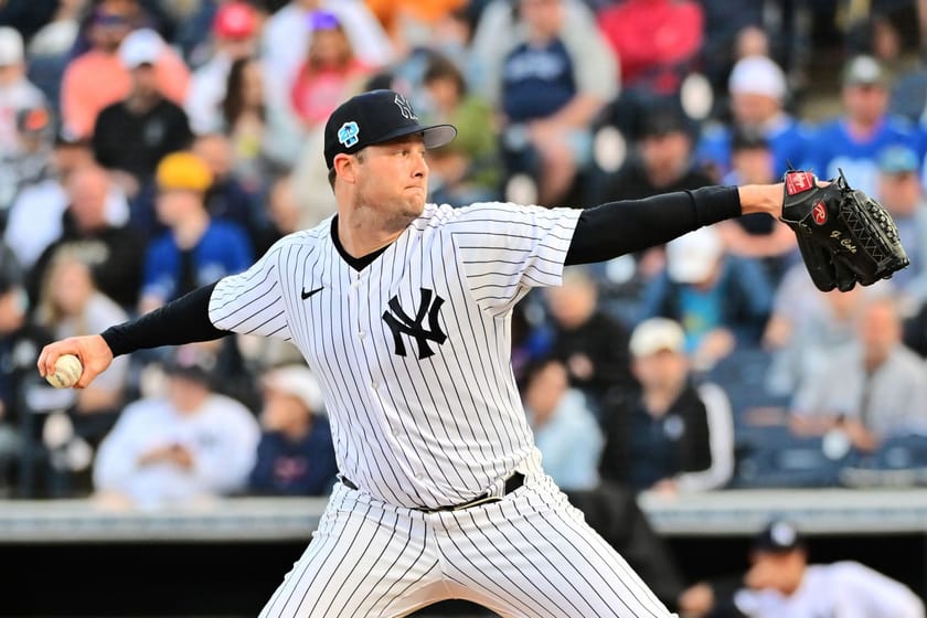 Who is throwing out the first pitch in New York Yankees' Season Opener against Giants? Bronx ...