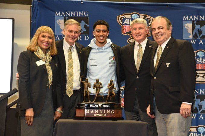 What is the Manning Award? Exploring the college football honor for ...